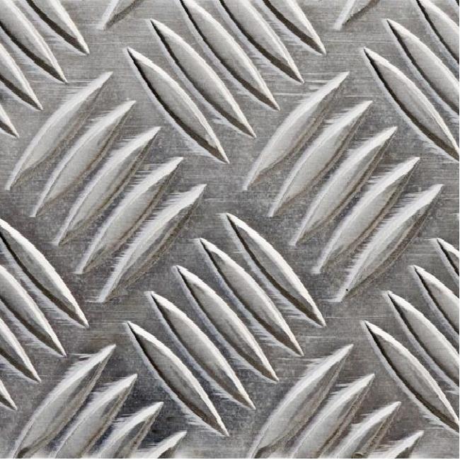 PRODUITS PLATS : TOLE STRIEE